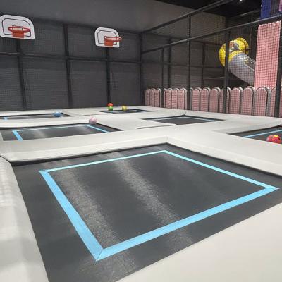 Cina Attrezzature per parchi giochi per bambini Trampolino per bambini per giocattoli sicuri all'aperto in strutture di gioco al coperto commerciali in vendita