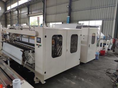 Cina Taglierina di fabbricazione automatica della macchina del rotolo enorme, macchina di carta di Rewinder in vendita