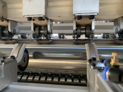 Cina Macchina pneumatica di goffratura di fabbricazione di carta del fazzoletto per il trucco delle unità Coreless automatico in vendita