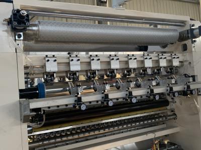 Cina Macchina pneumatica di goffratura di fabbricazione di carta del fazzoletto per il trucco delle unità Coreless automatico in vendita