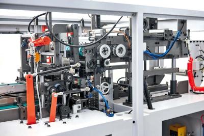 Cina guarnizione delle assi del servo di 11kw Hemming Tissue Paper Packaging Machine 3 in vendita