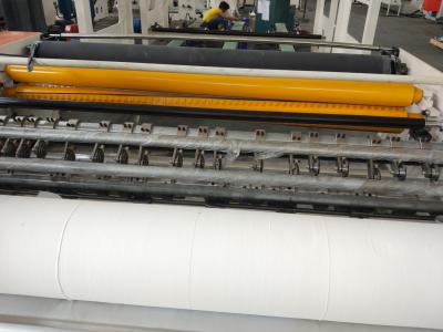 Cina macchina di Rewinder del rotolo di larghezza di 2750mm, macchina di taglio del rotolo enorme del tessuto in vendita