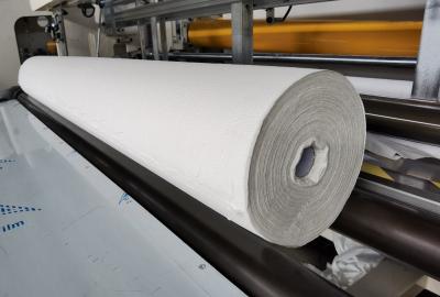 China Lijm die Vlak Riemen Klein Toiletpapier bespuiten die Machinepapieren zakdoekje Productiemachine maken Te koop