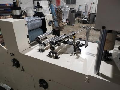 Cina Piegare di goffratura stampando la carta velina del tovagliolo che fa la taglierina della sega a nastro della macchina in vendita