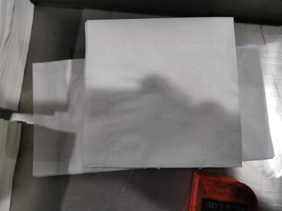 China Máquina de enrolamento dobrável do papel de embalagem da tabela, 600 linha Min Tissue Napkin Machine à venda