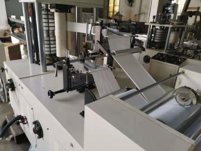 Cina Due strati del tovagliolo della macchina di taglio ad alta velocità, 1500 pezzi/piegatrice di carta industriale minima in vendita