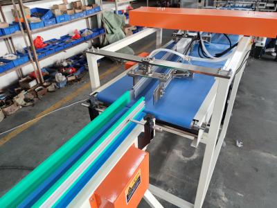 China Empacotando a máquina de embalagem do pacote do papel do saco, PLC de alimentação máquina do tecido facial à venda
