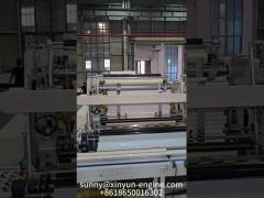 Machine automatique de fabrication de petits rouleaux de papier toilette et de serviettes de cuisine pour les entreprises sud-américaines de tissus