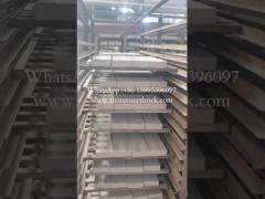 O fio contínuo da argila da construção cortou a construção do tijolo/tijolo da argila para a parede de construção