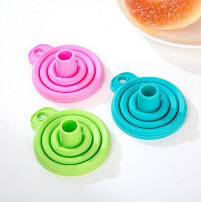 Cina Cucina Food Grade Funnel in silicone Dispenser liquido Cucina Piccoli utensili accessori Folding Funnel in silicone in vendita