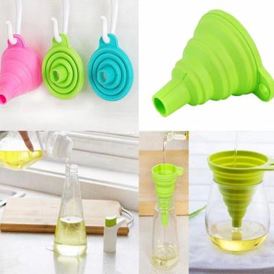 Cina Cucina Food Grade Funnel in silicone Dispenser liquido Cucina Piccoli utensili accessori Folding Funnel in silicone in vendita