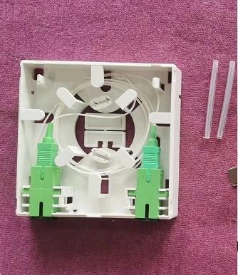 China 2 Port Splitter Fiber Optic Terminal Box voor normale kabelinvoer Gemakkelijk te installeren Te koop