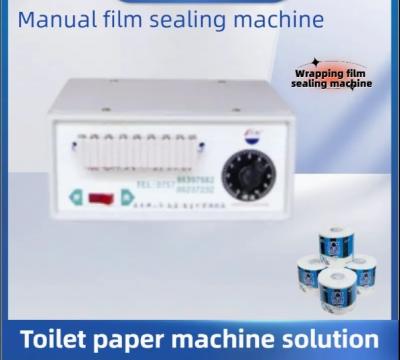 China Máquina para hacer papel higiénico Máquina manual pequeña y fácil con unidad de relieve opcional en venta