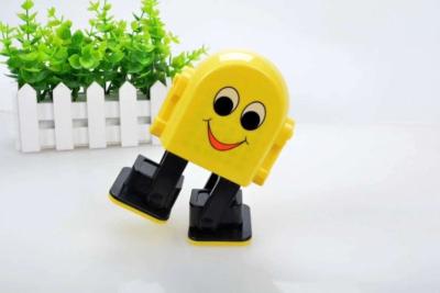 China New Little yellow man dancing robot bluetooth speaker Amazon hot bluetooth speaker 2018 for sale