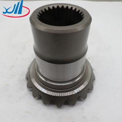 Cina AZ9981320166 Rear half shaft gear assembly for howo371 dump truck spare parts half shaft gear in vendita