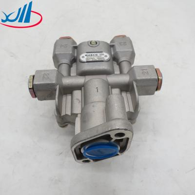 Cina Sinotruk howo truck spare parts 4 circuit protection valve WG9000360523 in vendita