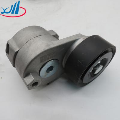 Cina Original Sinotruk HOWO A7 engine parts Belt Tensioner Pulley VG1246060022 in vendita