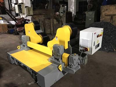 中国 1つ- 1000のmm/最低の回転速度の管の溶接のためのデジタル表示装置の溶接の管のローラー 販売のため