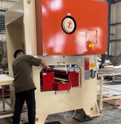 China Hydraulic Press Pneumatic Fully Automatic Eyelet Punching Machine Eyelet And Grommet Machine for sale