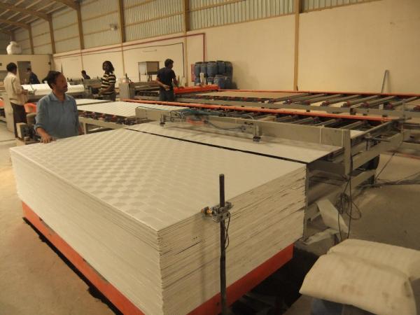 Quality High Efficient Automatic Board Feeding Machine with PLC Control for sale