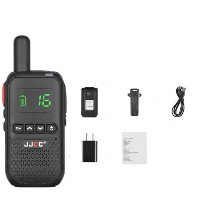 China Wireless Handheld Walkie Talkie 5W Output Power Long Range Two Way Radio for Handy Kids for sale