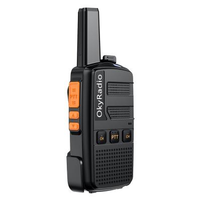 China 5W Portable Two Way Radios in Black Colour with Rechargeable Battery and USB Charger for sale