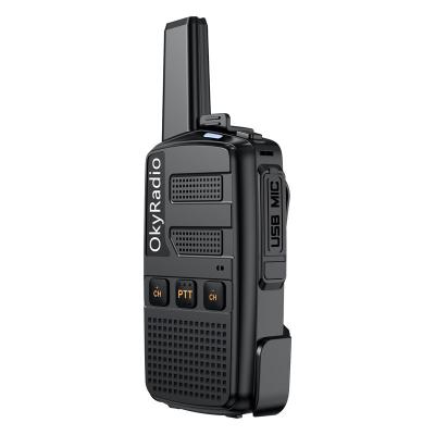 China 5W Portable Two Way Radios in Black Colour with Rechargeable Battery and USB Charger for sale