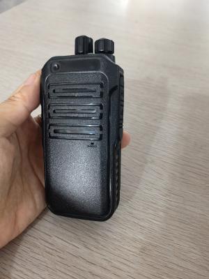 China Ultra-long Standby Time Handheld Mini Radio Walkie Talkie Toy with 1W Power and 3km Range for sale