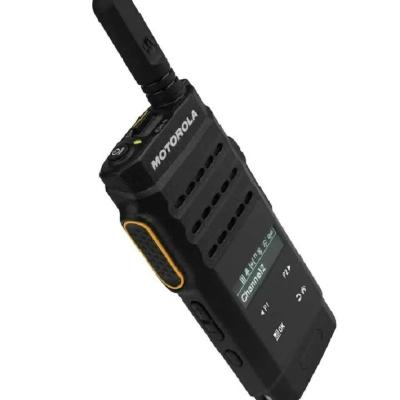 China 128 canais de armazenamento Walkie-Talkie preto com alta intensidade de sinal e sinal forte à venda
