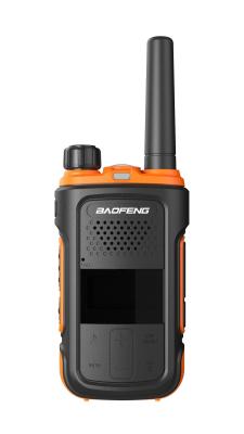 Cina 2024 Baofeng UV-12 Dual Band Walkie Talkie con auricolare e batteria da 2200mAh in vendita