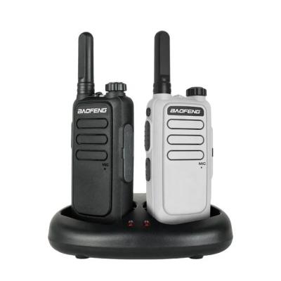 中国 ストレートヘア バオフェン BF-T15 双帯式 ハンドヘルド ミニインターコン IPX5 防水レベル 販売のため