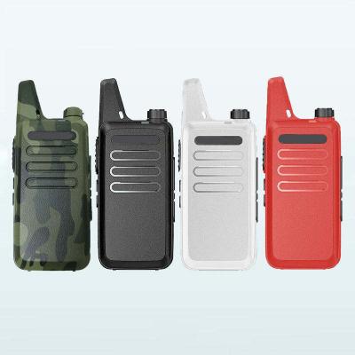 中国 UHF400-480MHz ハンドヘルド無線通信 2-5KMトーク範囲のための二方向ラジオ 販売のため
