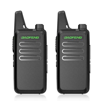 中国 UHF400-480MHz ハンドヘルド無線通信 2-5KMトーク範囲のための二方向ラジオ 販売のため