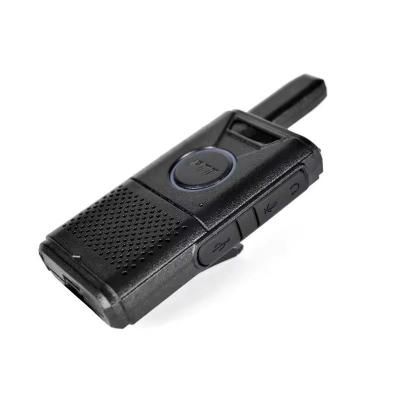 Cina MINI 2-5KM Talk Range UHF VHF 400-480MHZ Radio di comunicazione walkie-talkie senza fili in vendita