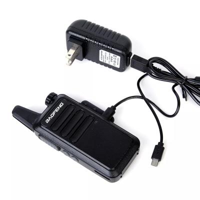 中国 XIR P3688 DP1400 CP200D DEP450 12.5/25kHzチャネル間隔を持つ携帯式二方向ラジオ 販売のため