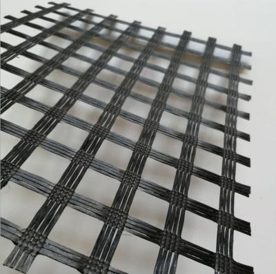 Cina 50-50kn Geogrid in poliestere/PET Geogrid per il rinforzo delle rive dei fiumi in vendita
