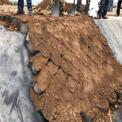 China Weiße, glatte Oberfläche HDPE-Geozelle zur dauerhaften Bodenstabilisierung und Erosionsbekämpfung zu verkaufen