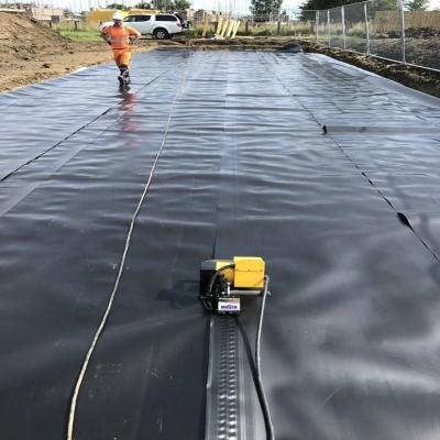 Cina Geomembrana in HDPE a doppio lato impermeabile per la protezione ambientale in vendita