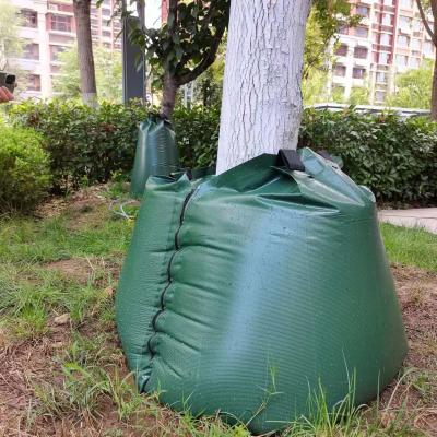 Cina Sacchetti per piantare alberi da 15-20 galloni con tessuto in PVC e funzione di irrigazione a rilascio lento in vendita