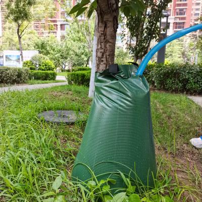 Cina Sacchetti per piantare alberi da 15-20 galloni con tessuto in PVC e funzione di irrigazione a rilascio lento in vendita