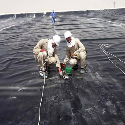 中国 0.75Mm 2m-8m 幅 水面用ゲオメブランのためのHDPEゲオメブラン 厚さ1.0mm 販売のため