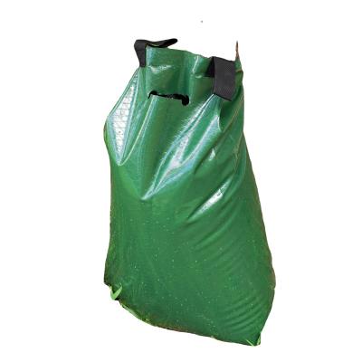 Cina 20 galloni di capacità PE rinforzato Portable bag irrigazione a goccia per la cura degli alberi e delle piante in vendita