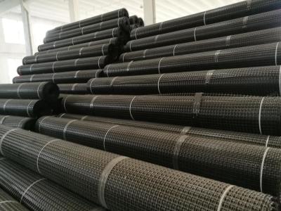 中国 高張力 土壌安定化用ブラック・バイアキシアル・ジオグリッド 30-30kn PP素材 販売のため
