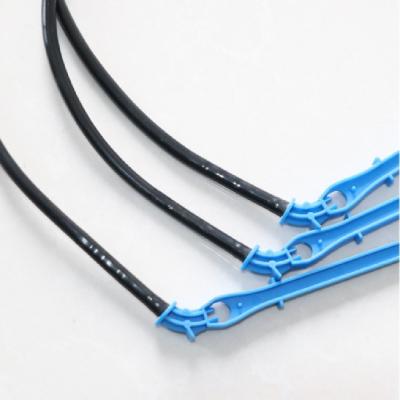 Cina Sistema di irrigazione per l'agricoltura 4L/8L 2 Pegs resistente con tubi in PVC nero a goccia in vendita