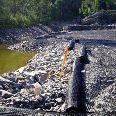 中国 PP 3030KN 道路建設の斜面保護のための双軸地格 12.7*12.7mm メッシュサイズ 販売のため