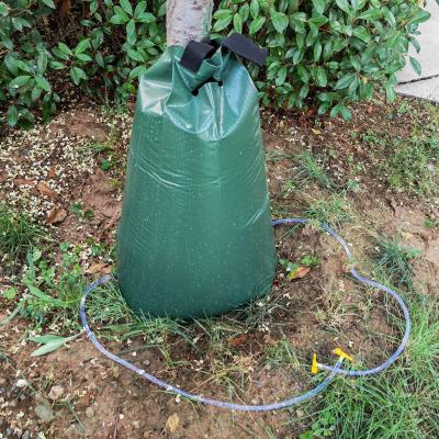 Cina Sistema di irrigazione per alberi 75L Capacità 20 galloni Taschino di irrigazione a goccia a rilascio lento per alberi in vendita