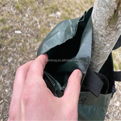 Cina Materiale PE 20 galloni 75L Sacchetto per l'irrigazione degli alberi in verde scuro per i giovani alberi appena piantati in vendita