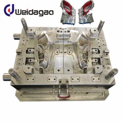 Cina Multi muffa automobilistica delle luci dell'automobile del veicolo delle parti dello stampaggio ad iniezione della cavità in vendita