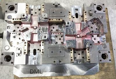 Cina Base di muffa standard del DME del corridore del sistema di alta precisione calda dello stampaggio ad iniezione in vendita
