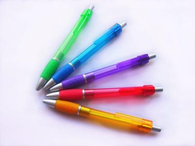 China Classic Plastic Ballpoint Pens Promotional Click Pen for sale